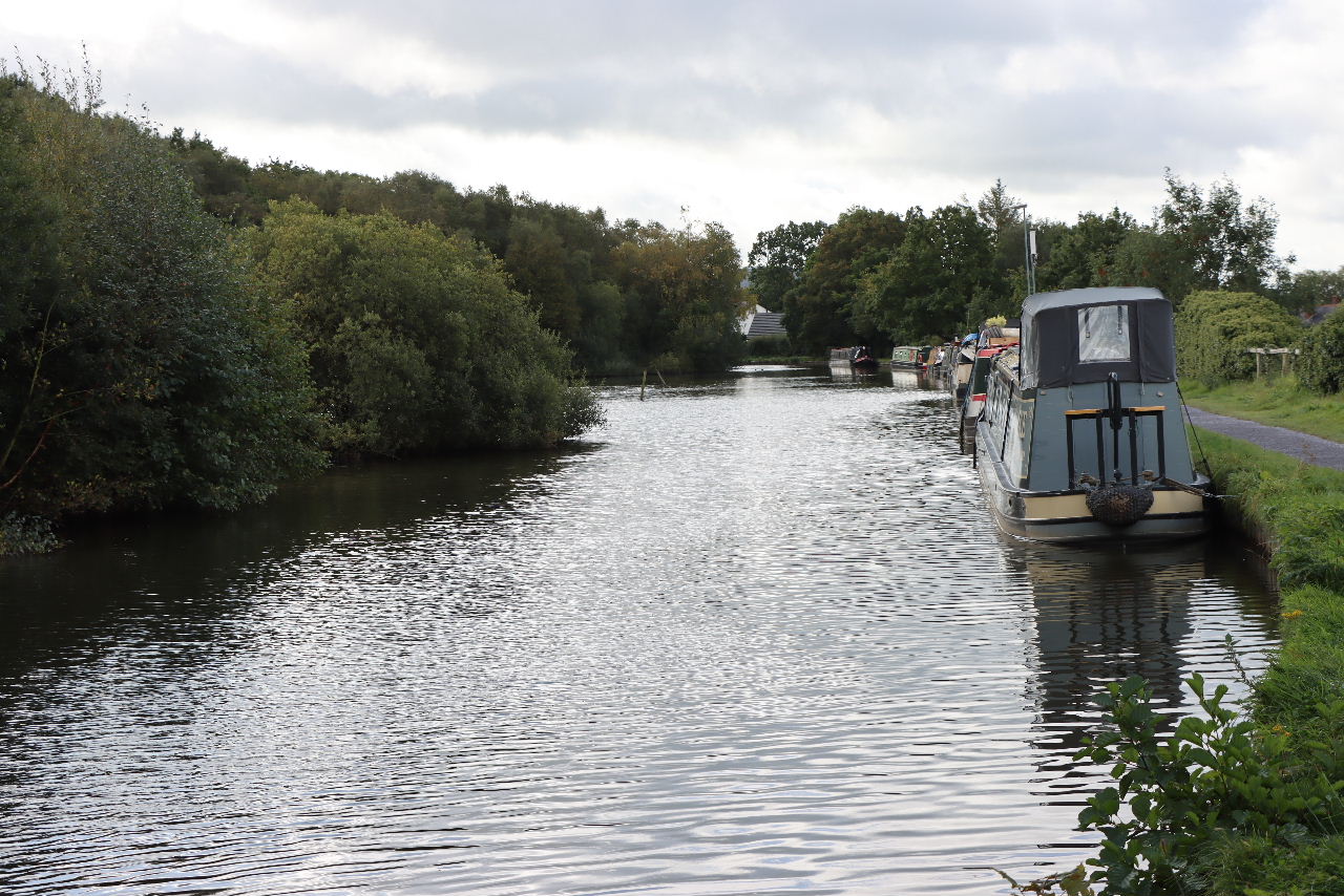Macclesfield Canal walk - rainy city photo blog