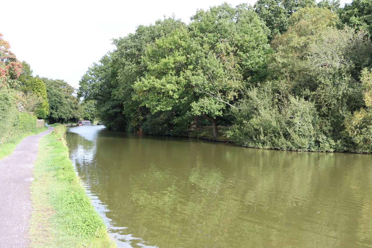 Macclesfield Canal walk - rainy city photo blog